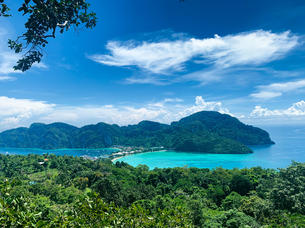 Backpacking Phi Phi Island: A Complete Guide - Big Sis Travel